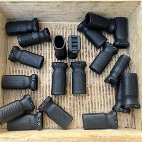 Ac Unity Vertical Grip Black Mokas Raifus