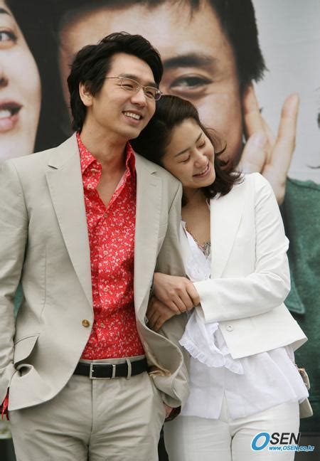 사진 김태우의 어깨에 기대어