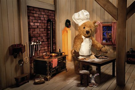 Steiff 021244 Weihnachtsbäcker Teddybär 40 cm Limitierte Teddybären