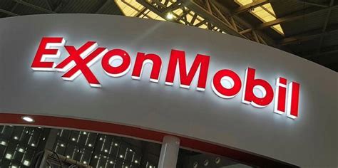 Exxon Combines Chemical And Refining Units Moves Hq Outside Houston