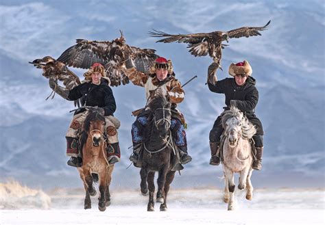 Mongolian Hunters And Their Golden Eagles Magnificent Photos Of This