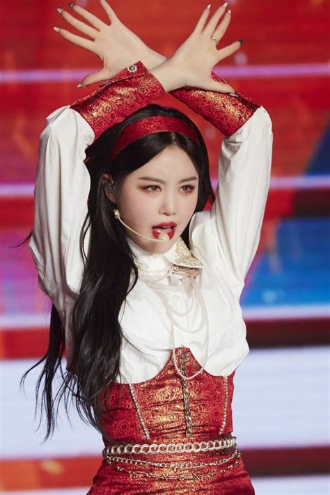 K Pop South Korean Girls Korean Girl Groups Rapper Minnie Soo Jin Just She Cube