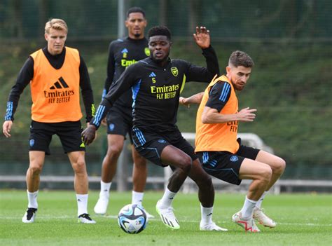 £110k A Week Star Drops Big Hint On Arsenal Future And Makes Mikel