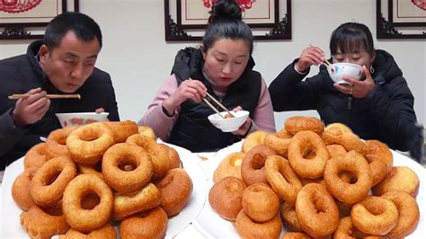 合集改艳给弟媳妇做陕北洋芋油馍馍Q弹爽滑蘸上酱汁吃弟媳妇吃了两大盘真香陕北改艳 YouTube