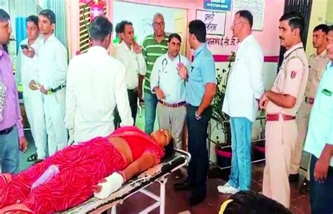Tractor Trolley Overturned Due To Loss Of Balance One Woman Died 18