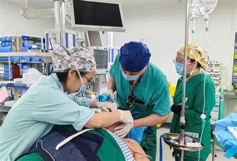 同仁医院成功为一“重量级”患者实施保膝手术澎湃号·政务澎湃新闻 The Paper