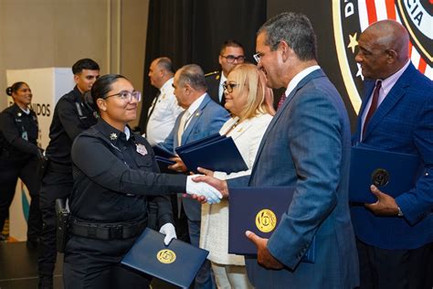 Se GradÚan 214 Oficiales Correccionales