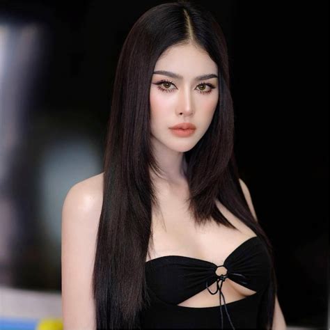 អាចារ្យ ធំ និងសិល្បករជាច្រើនចេញមុខរិះគន់រឿង”ស្នេហាល្ង់ង់ល្ងង់”ដែលពោរពេញដោយឈុតរោលរាលក្តៅសាច់