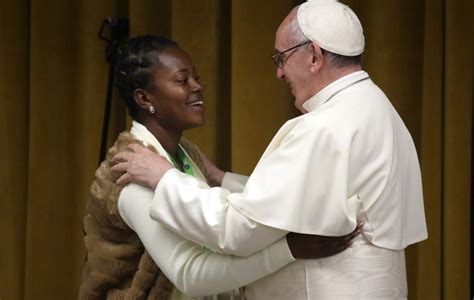 Jovem Eu te digo levanta te divulgada Mensagem do Papa Francisco para a JMJ Irmãs