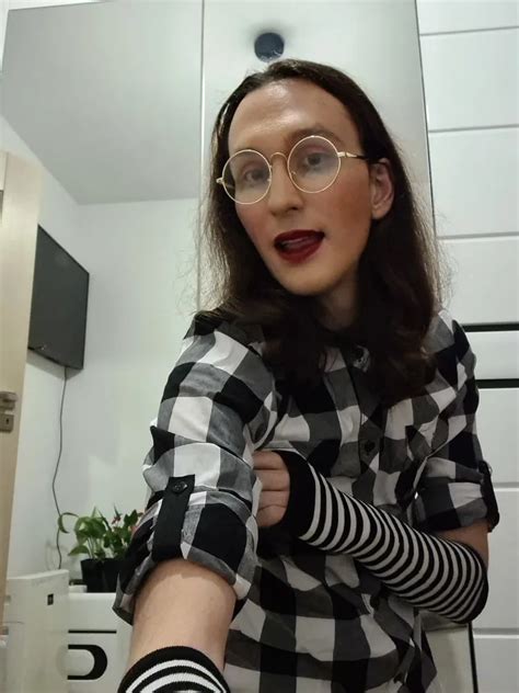 Natural New In Glasses 22 Nude Pics Xhamster