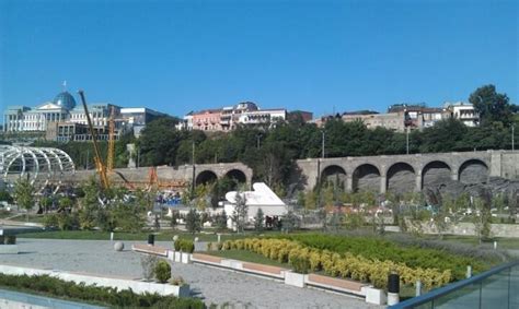პარკი რიყის პარკი თბილისშიrelax Ge ზე