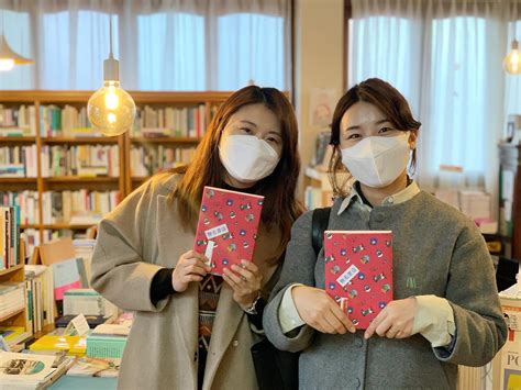 무명서점 어제 서울 사람들의 머리 위로 펑펑 눈이 내리는 모습을 바라보니 바람의 방해 없이 내리는