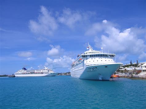 Cercetează Insulele Bermude