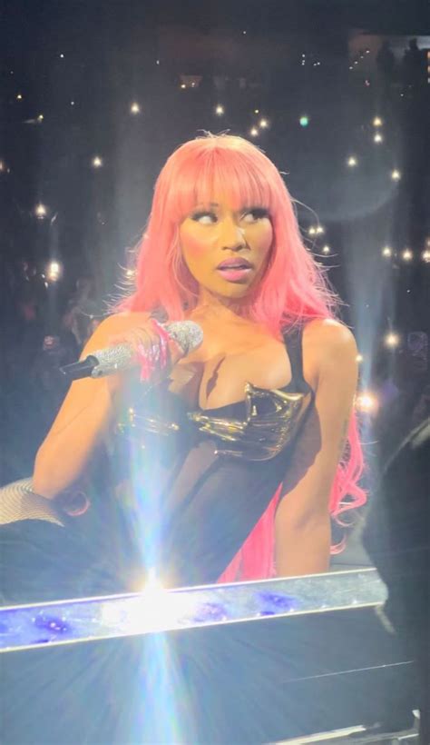 Pin Em Nicki Minaj Pics 🦄 Em 2024 Mulheres Inspirar Aleatória