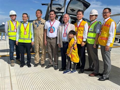 លោកអ្នកឧកញ៉ា ពុង ឃាវសែ ចុះពិនិត្យមើលការហោះហើរសាកល្បង របស់អាកាសយានដ្ឋានអន្តរជាតិតេជោ