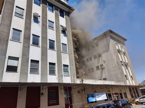 Urgente 200 Pacientes São Retirados De Hospital Durante Incêndio