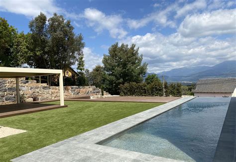Diseño y construcción de jardines en La Roca Transforma jardines