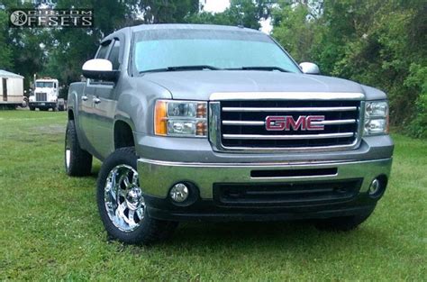 2013 Gmc Sierra 1500 With 20x10 24 Xd Riot And 30550r20 Toyo Tires