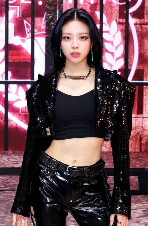 Itzy Guess Who Wallpapers Wallpaper Cave