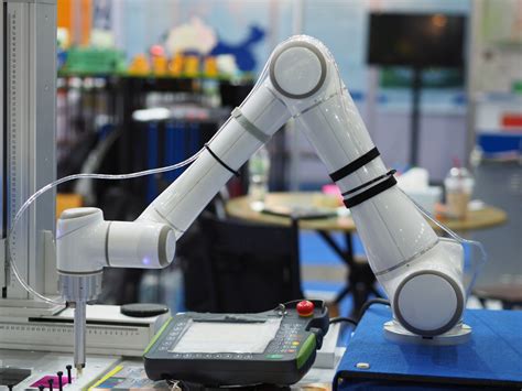 Robots De Seis Ejes Aplicaciones Beneficios Y Análisis De Costos