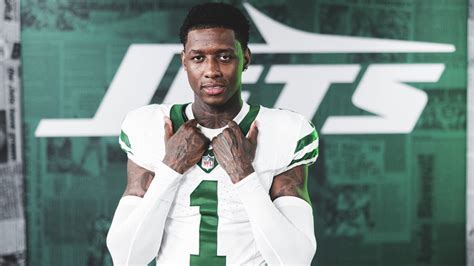 Jets Reveal Legacy White Throwback Uniforms