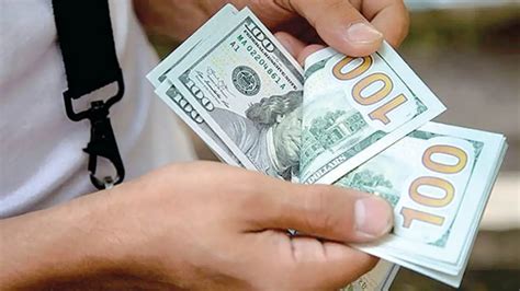 نرخ خرید و فروش دلار 200 تومان افزایش یافت