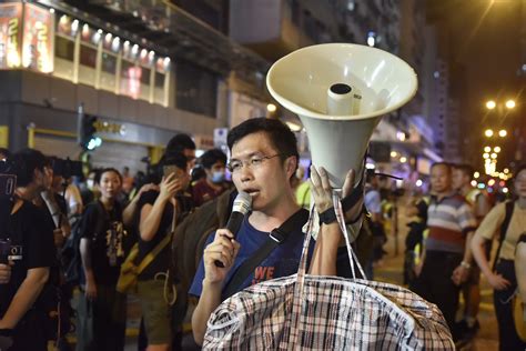 旺角清場 警鬧議員、盾牌撞記者 獨媒報導 獨立媒體