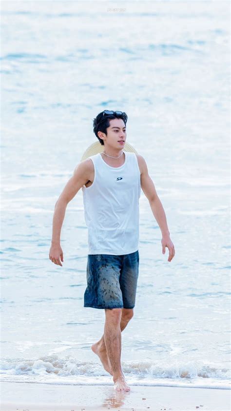 ปักพินโดย Simone Sissi ใน Simone Dylan Wang