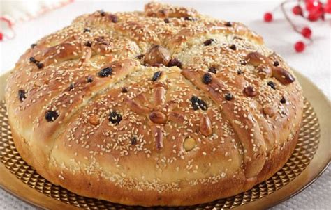 Χριστουγεννιάτικες συνταγές Χριστόψωμο Foodmaniacs Gr Γλυκές