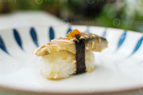 El Sushi De Atún Es Un Plato Japonés Sencillo El Marisco Es Delicioso