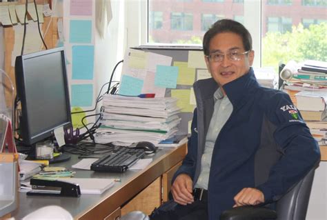 Lin Leng Senior Research Scientist In Medicine Rheumatology Retires