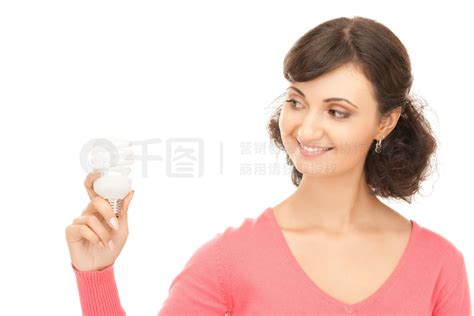 灯泡高清图片 女人抱着节能灯泡的明亮的图片 人像图片免费下载 jpg格式 5616像素 编号38809985 千图网
