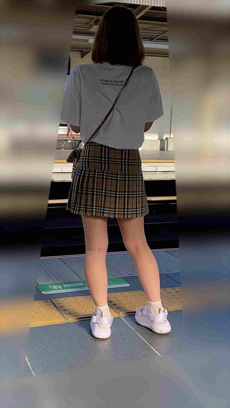 【本編顔出し有】ムッチリ太もも女の湿った白パンツ ヨシノリ