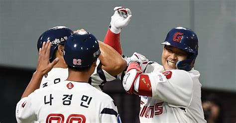 유강남 44일만의 홈런포→사직예수 울산 강림 에이스다운 평정심 빛났다롯데 삼성 꺾고 2연승 울산리뷰