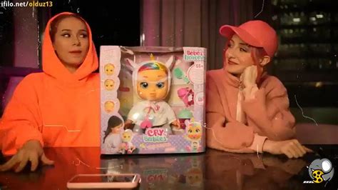 بازنشر ویدیوی پریسا پور مشکی چالش با دوستان پریسا و هلیا باهم بچه