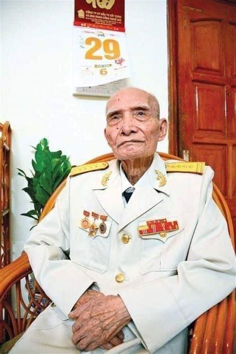 Cởi áo Cà Sa Mặc Chiến Bào Hay Huy động Giáo Dân Giúp Pháp Tôn Giáo