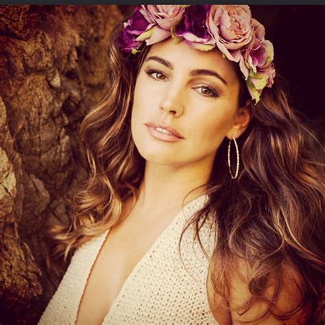 Kelly Brook Pictures