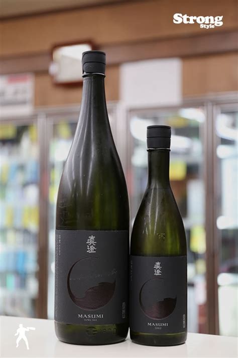 真澄 漆黒 Kuro 純米吟醸 720ml｜日本酒長野真澄miyasaka｜利田屋カガタヤ 地酒専門酒屋 創業昭和5年