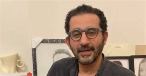 الفنان أحمد حلمي يتبرع بساعته من فيلم عسل أسود لمزاد خيري بأمريكا