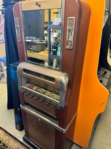 Vintage Arcade Games Pinball And Vending Machine