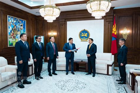 Өнөөдөр Монголын үндэсний өдөр тутмын сонин Хэн сэтгэж байна түүнд