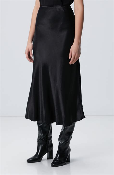 Network Black Woven Satin Skirt 1095020 052