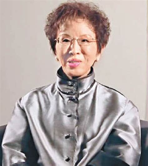 洪秀柱為黨爭 脫假髮道歉 東方日報