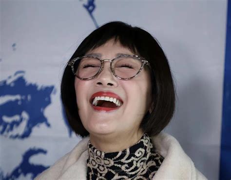 Tvb老戏骨离巢内幕曝光，妻子证实，正在学习直播带货