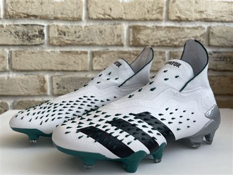 Купить Бутсы Adidas Predator Freak+ FG зеленые