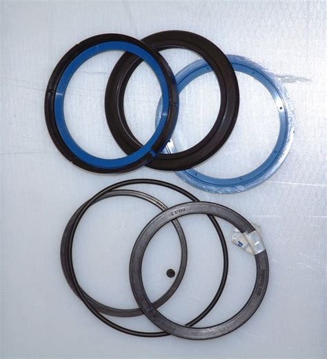 Hydraulic Cylinders And Seal Kits For All Makes And Models Of Cranes