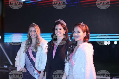 Стотици казанлъчани се събраха на централния площад Севтополис за официалното представяне на