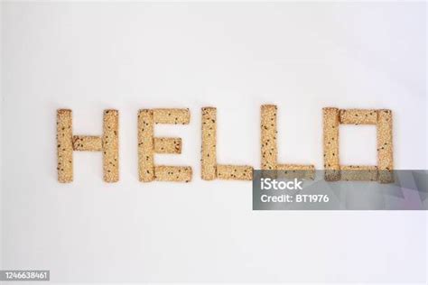 단어 Hello 는 흰색 배경에 고립 된 빵 스틱 알파벳 프레첼로 배치 작성 0명에 대한 스톡 사진 및 기타 이미지 0명