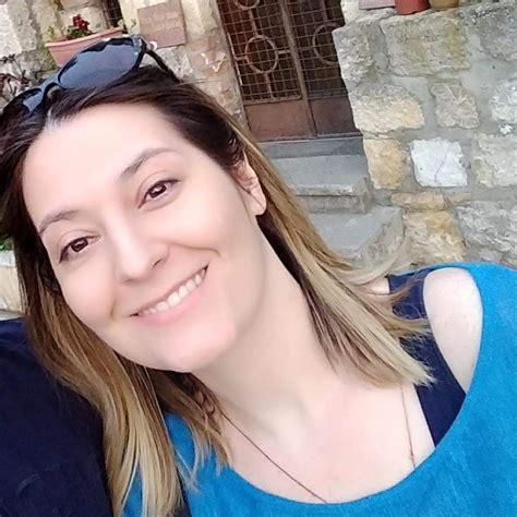 Ana Tomic Freelancer Volonter Cuker Ngo Belgrade Xing