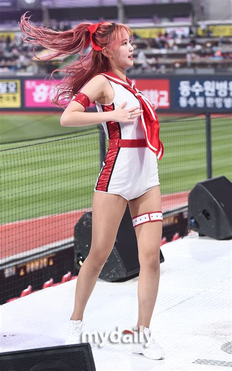 MD포토 치어리더 김한슬 아찔한 셀프터치